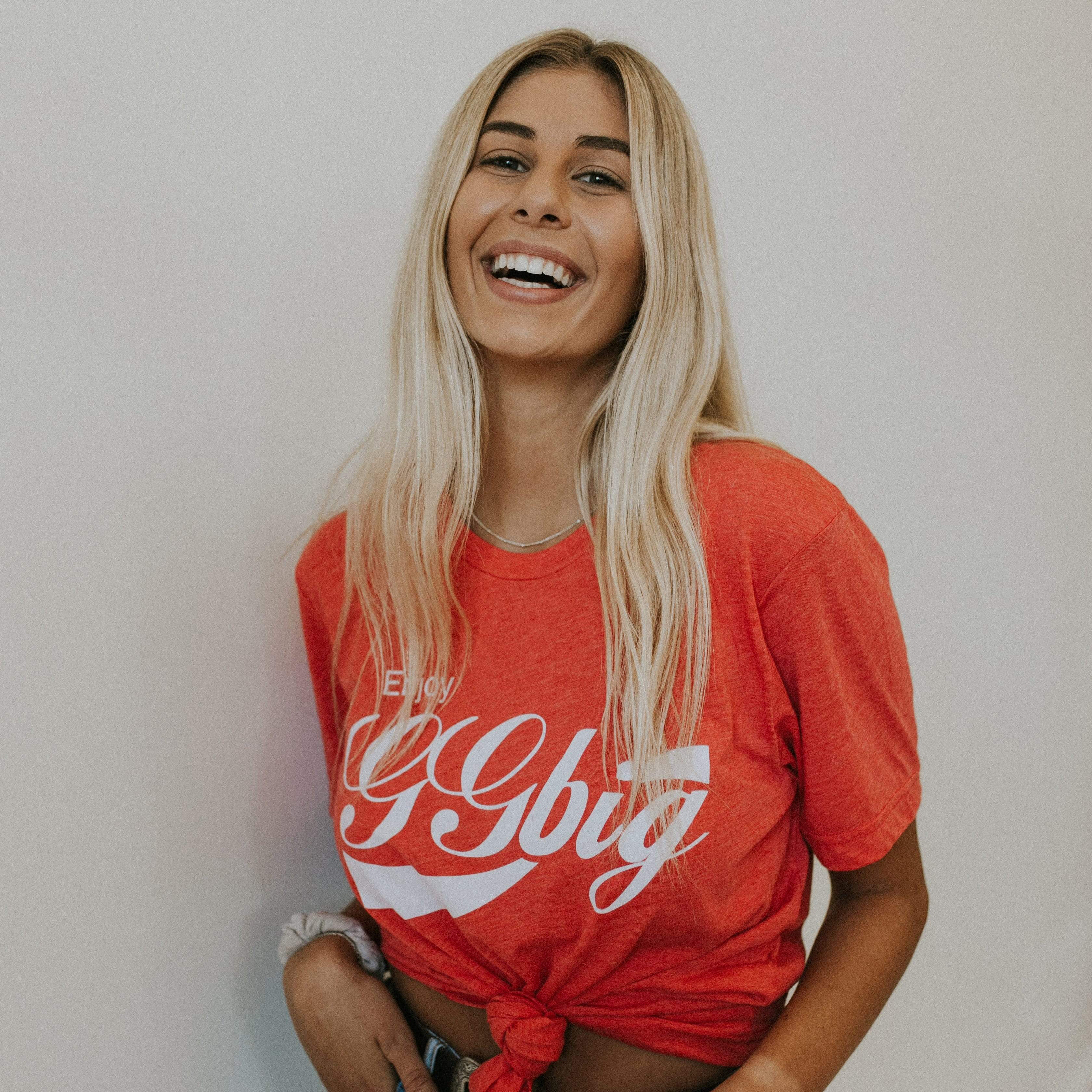 Cola Fam Tees – Ali & Ariel